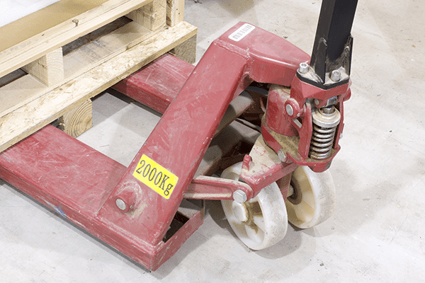 Understanding The Safe Working Load Of A Pallet - Universal Pallets